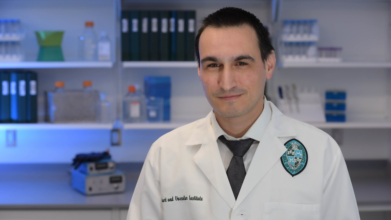 Cardiologist uses new minimally-invasive device to quickly remove ...